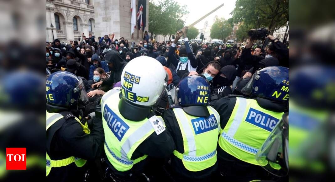 14 cops hurt in London BLM protests - Times of India