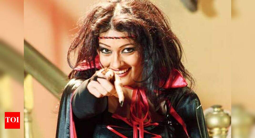 Chulbuli Chudail on the prowl! - Times of India