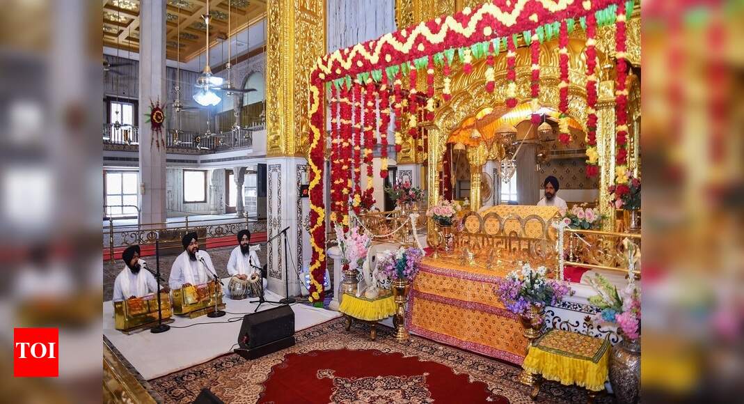 Religious places reopen for worshippers in Delhi | Delhi News - Times ...