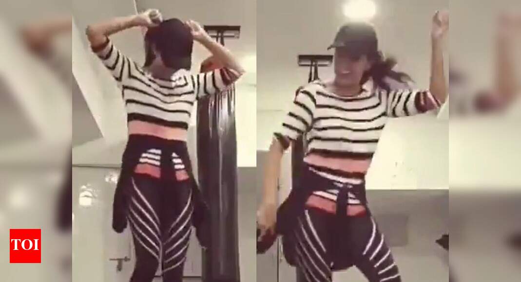 'Neram' actress Anju Kurian's dance to Vijay's 'Aal Thotta Boopathi ...