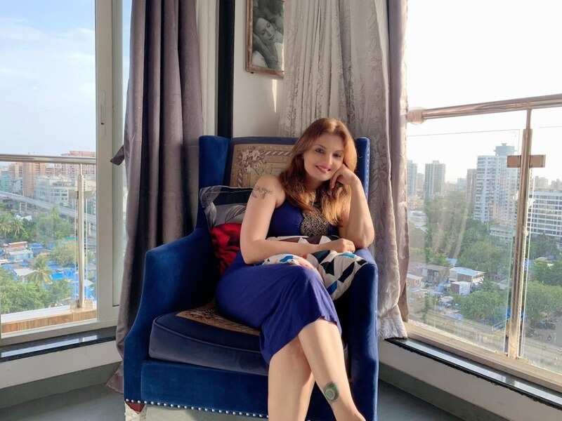 Actress Deepshikha Nagpal has been living alone in a 23-storey building ...