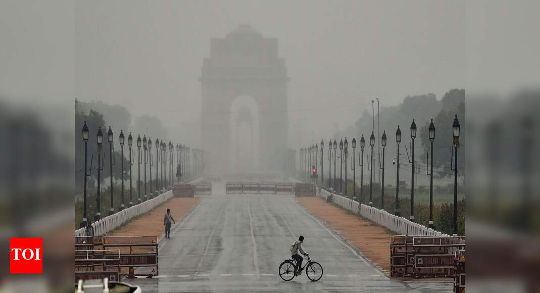 Delhi Rain: Rains, thunderstorm bring respite from heat in Delhi-NCR | Delhi News - Times of India