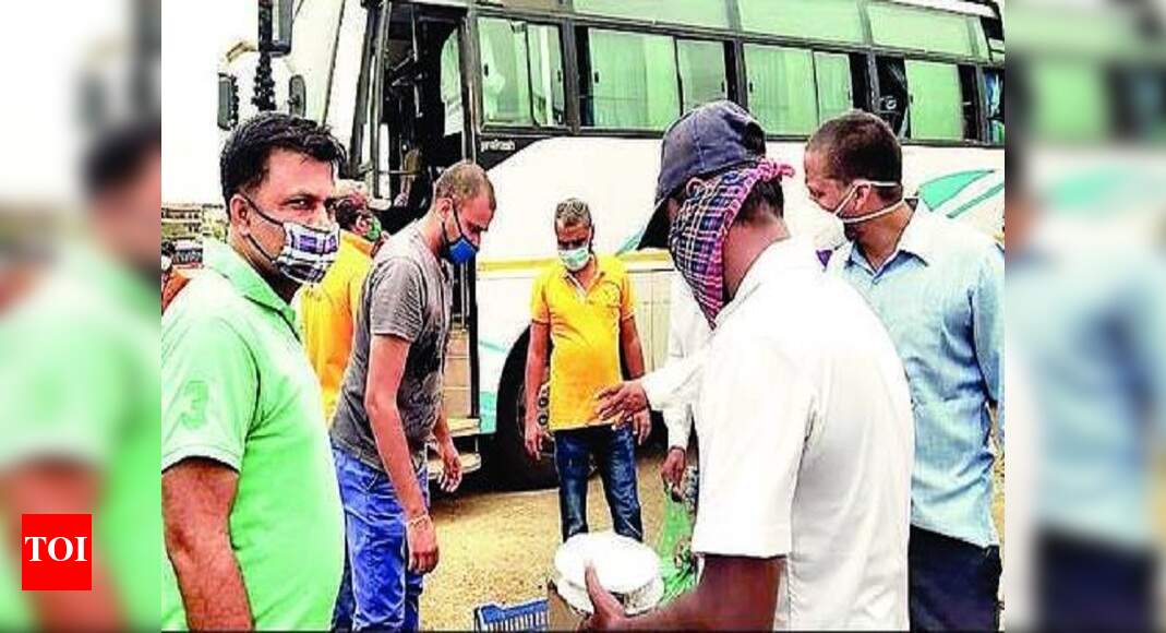 Pune: How citizen groups mobilised to help hundreds of migrants | Pune ...