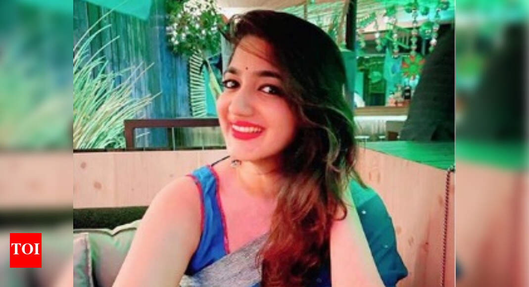 Popular VJ Divya narrates how she was robbed in Paris station - Times ...