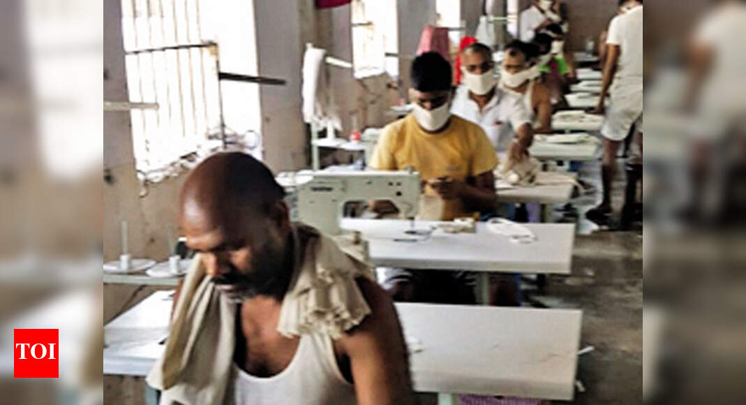 Bihar: Convicts make PPE kits in Motihari jail | Patna News - Times of ...