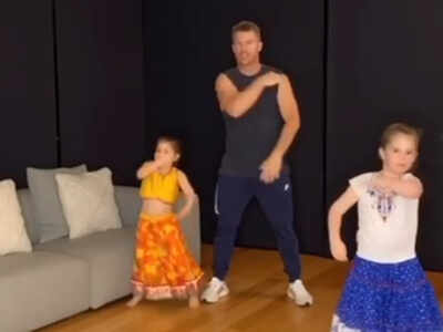 David Warner and his daughters enact signature step of 'Bala' dance ...