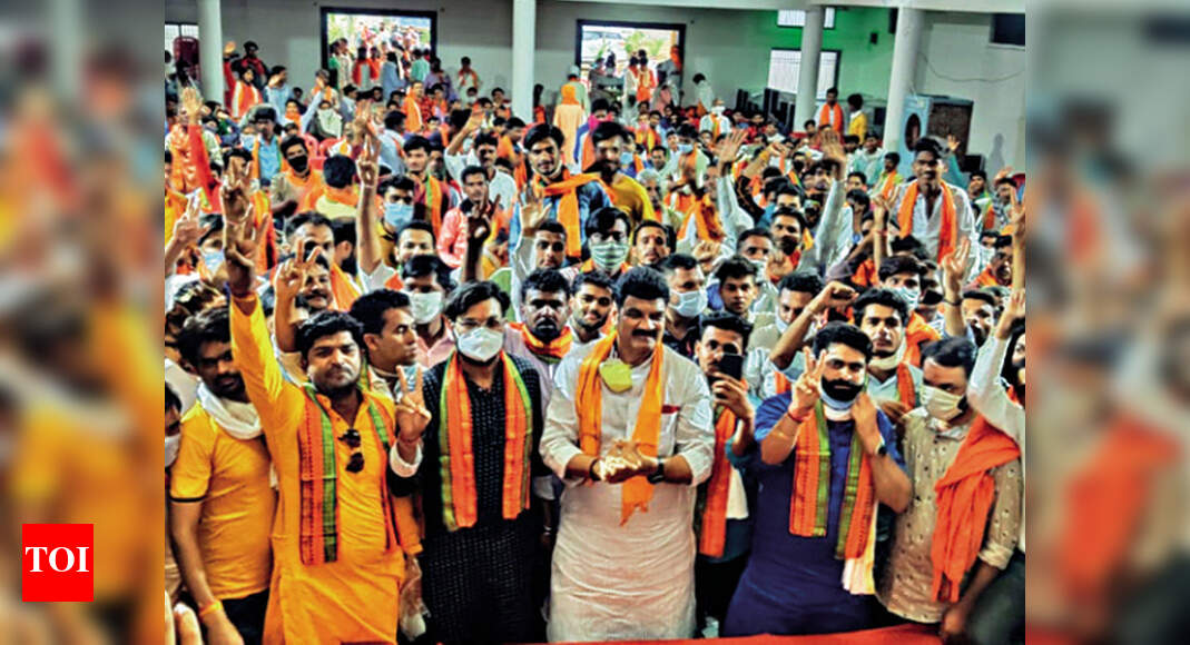 Madhya Pradesh: Covid-19 caution tossed aside with masks at minister's ...