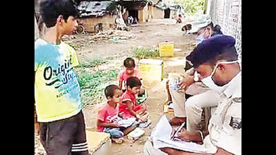 Bihar: Bhagalpur cops tutor slum kids | Patna News - Times of India