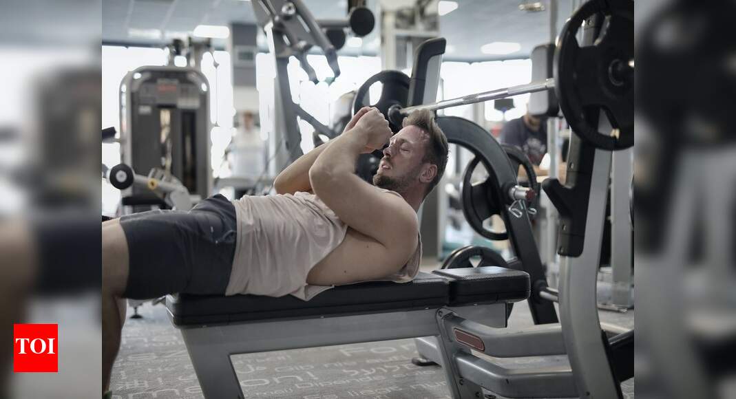 Gym benches that will help you strengthen your abdominal muscles ...