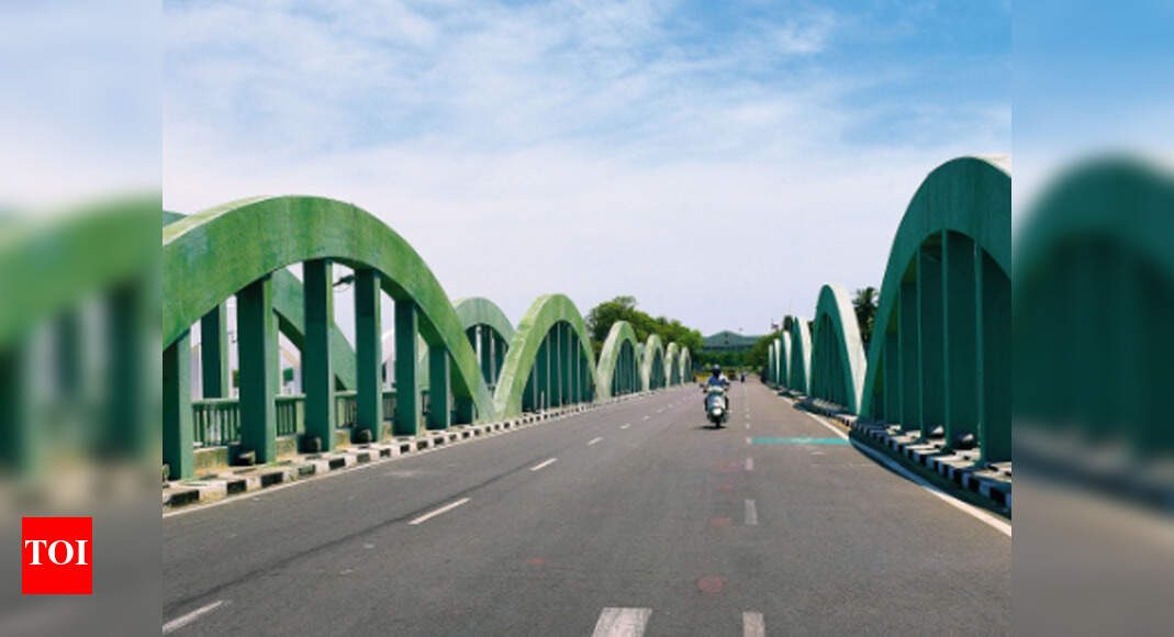 Chennai: Napier bridge is green, but it won't be for long | Chennai ...
