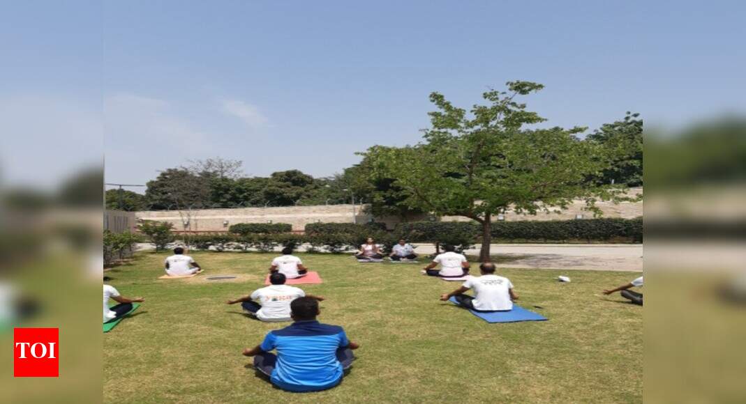 Indian Embassy in Pakistan celebrates 6th International Yoga Day ...