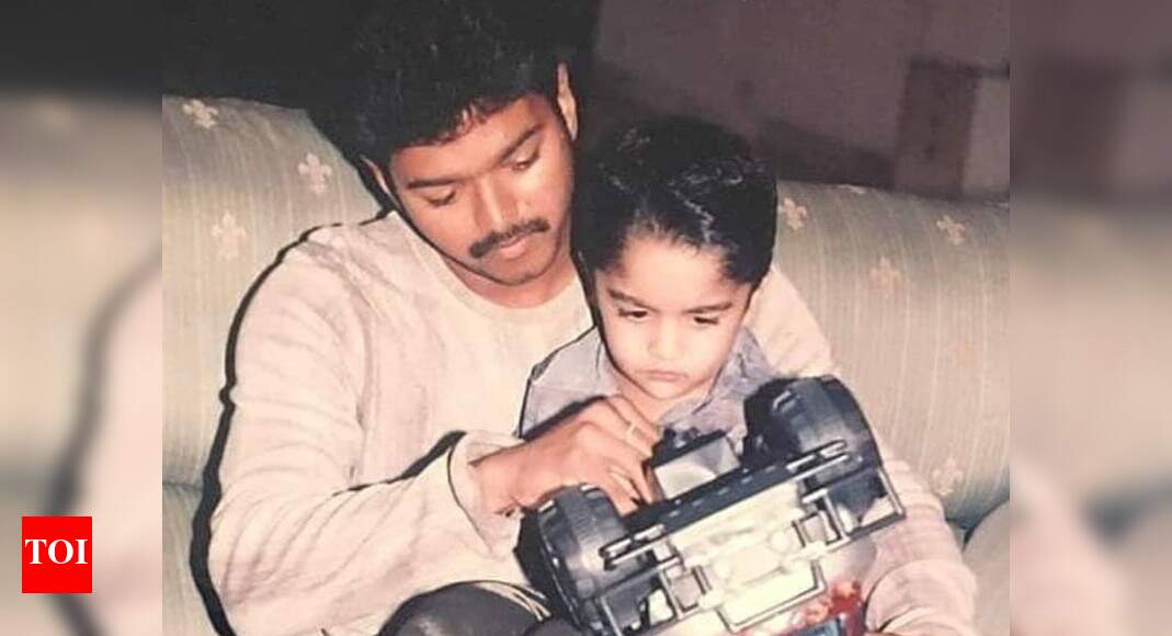 THESE throwback pictures of Vijay with Vanitha Vijayakumar's son are ...