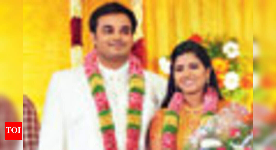 Singer Roshini ties the knot! | Hindi Movie News - Times of India