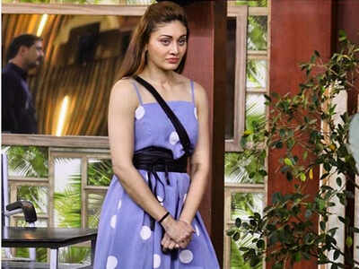 Bigg Boss 13's Shefali Jariwala flaunts her abs, says lockdown workout ...