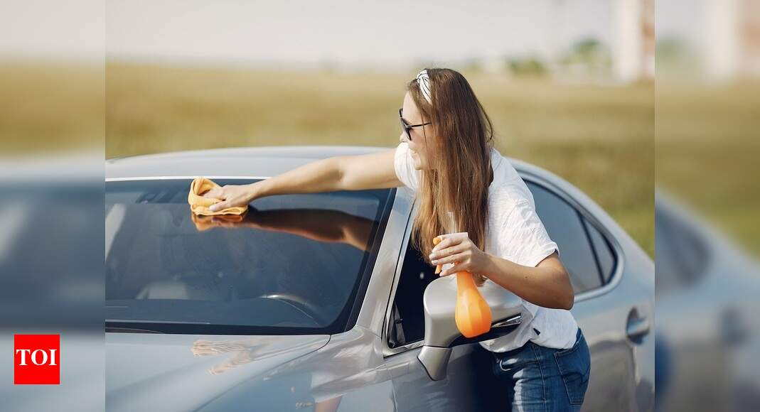 Car windscreen dusters to keep a clear visibility - Times of India