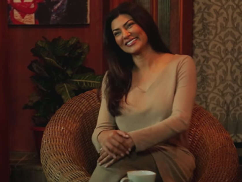 Video: Aarya introduces us to her perfect family, but what lies beneath ...