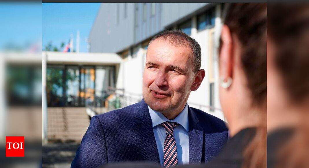Iceland president wins landslide election: Partial results - Times of India