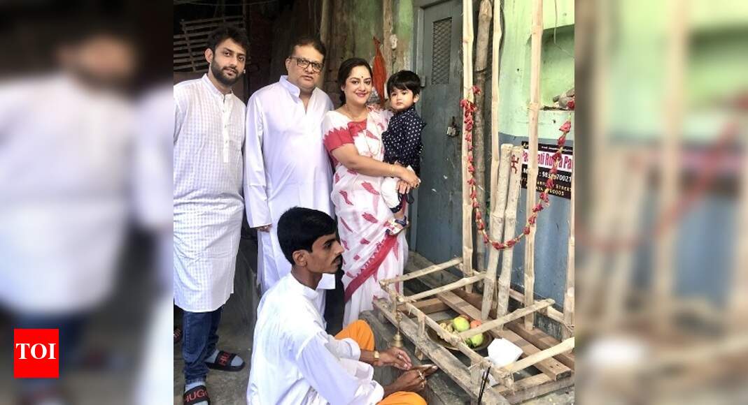 Durga Puja festivities begin as Sudipa and Agnidev Chatterjee perform ...