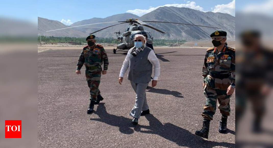 Modi in Ladakh: PM Modi visits Ladakh, interacts with Army, Air Force ...