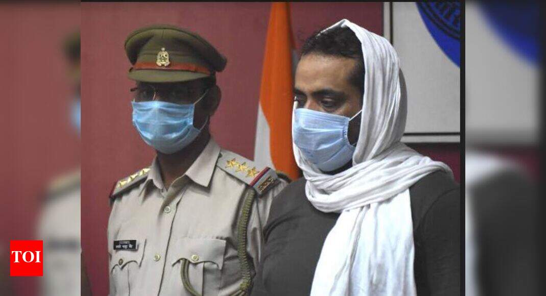 Former Samajwadi Party MLA Khalid Azim arrested in UP's Prayagraj ...