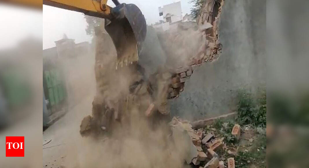 Noida: Gangster Sunder Bhati’s Rs 7 crore property demolished | Noida ...