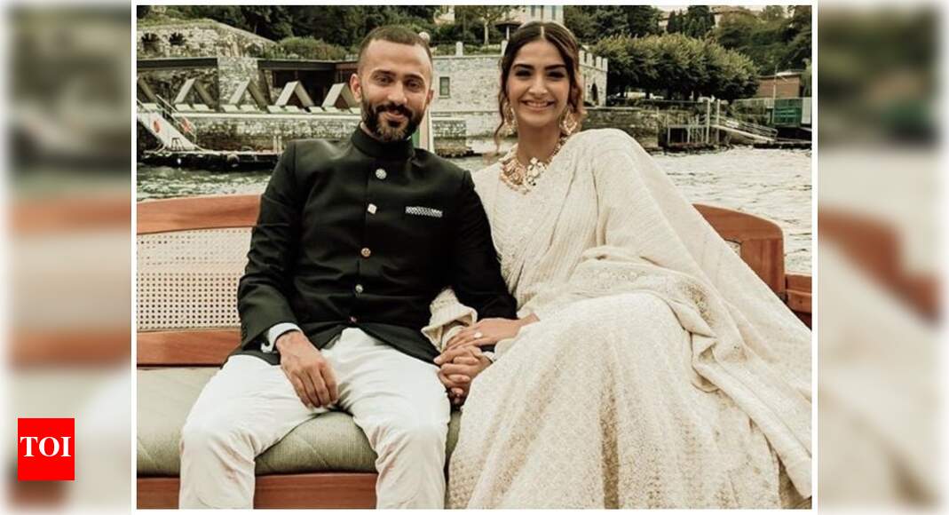 Anand Ahuja adorably crashes Sonam Kapoor's interview | Hindi Movie ...