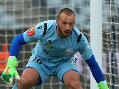 Adelaide United keeper Isaac Richards quits football to take up fight ...