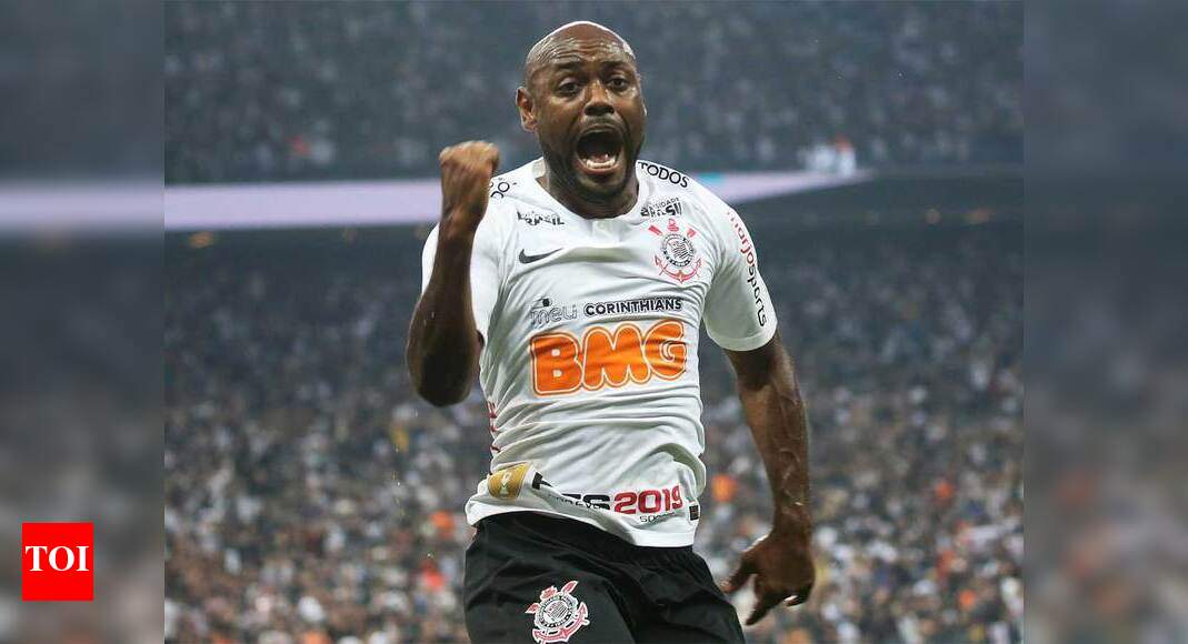 Vagner Love: Brazilian striker Vagner Love arrives in Kazakhstan to ...