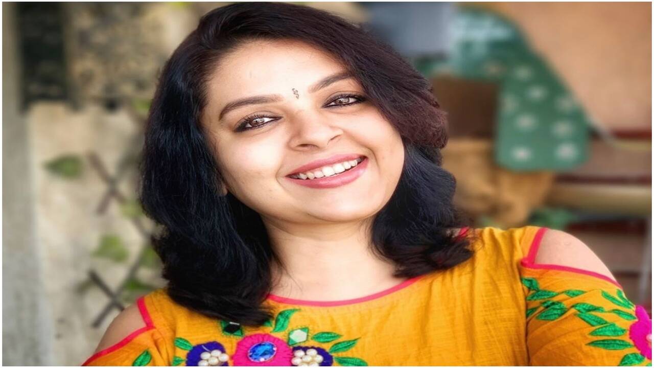 Malayalam Actress Radhika Hot