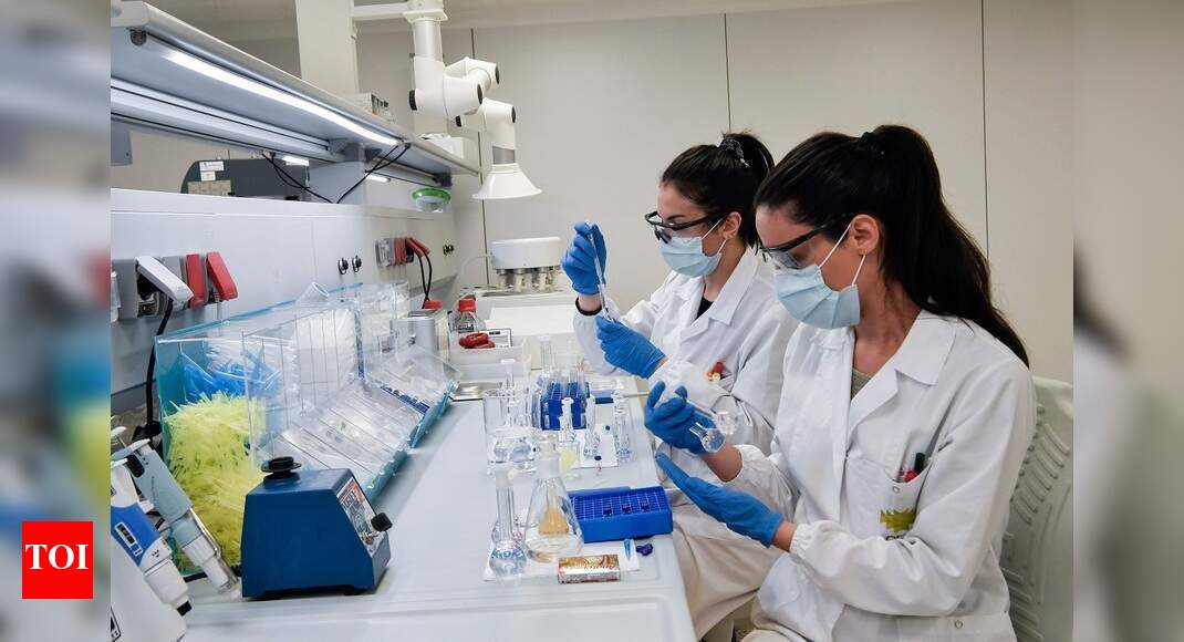 'Desperation science' slows the hunt for coronavirus drugs - Times of India