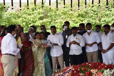 Andhra Pradesh CM YS Jaganmohan Reddy hails his father as leader of the ...