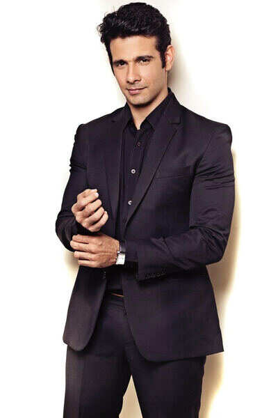 Here's how actor Viraf Patel is doing his bit towards COVID relief work ...