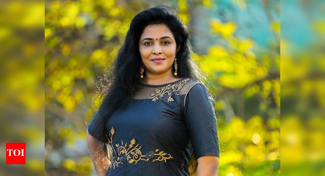 Throwback Thursday: Uma Nair revisits her best scene from 'Vanambadi ...