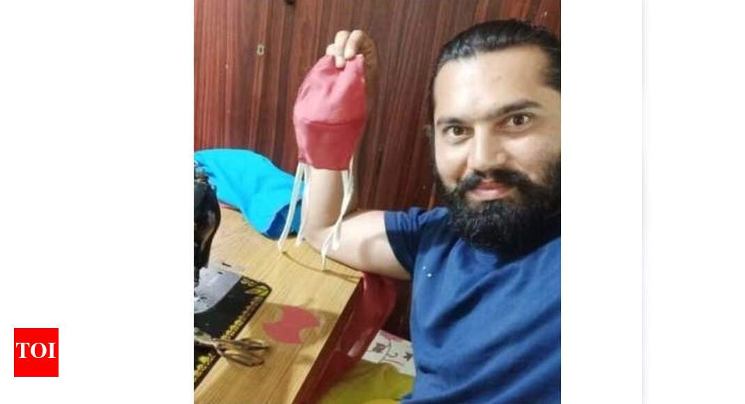 Actor Nataraj distributes homemade cloth masks to people, spreads ...