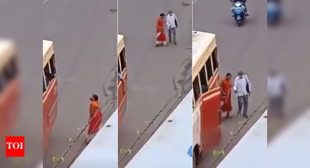 Humanity at its best: Viral video captures lady helping a blind man ... Humanity at its best: Viral video captures lady helping a blind man ...