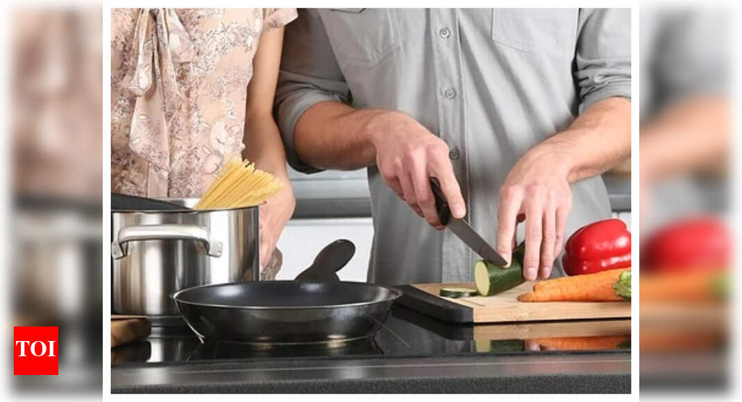 Top chefs share kitchen tips in times of COVID crisis - Times of India