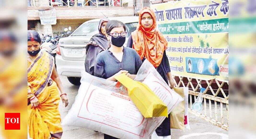 Patna: Lockdown triggers ‘panic buying’ for essentials in stores | Patna News - Times of India