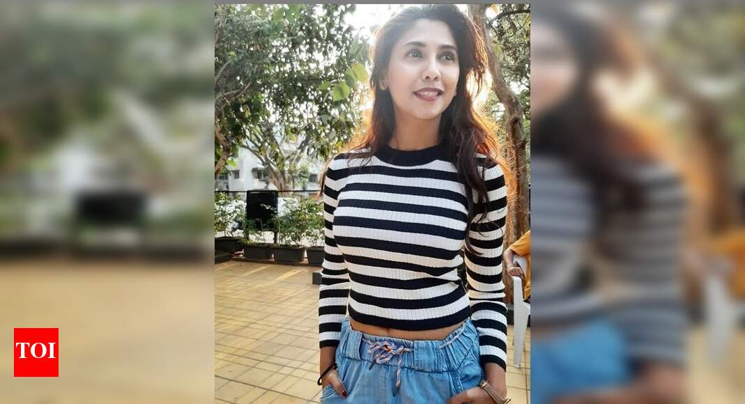 This is how Pooja Purandare is spending her lockdown time | Marathi ...