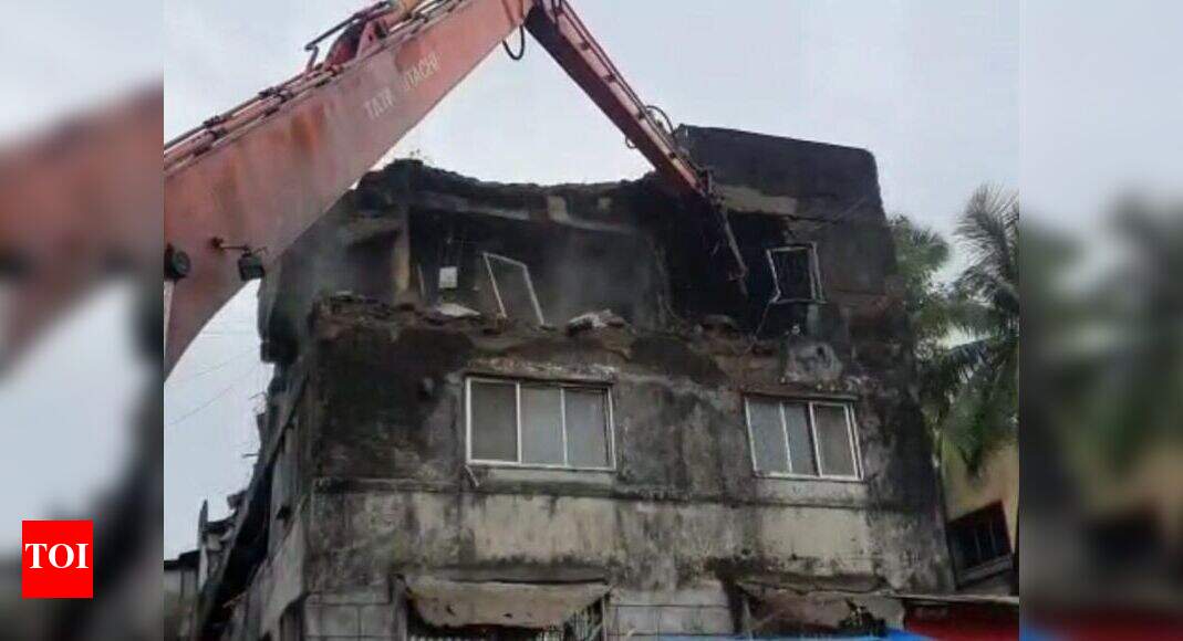Mumbai: Portions of unoccupied old building in Nalasopara collapse, no ...