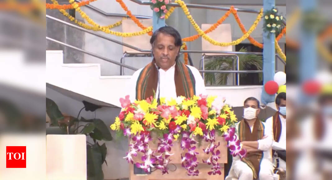 459 students graduate at IIIT Hyderabad E-Convocation - Times of India