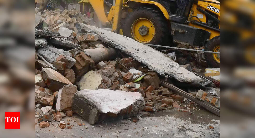 Gurugram: Now, those who try to halt DTCP’s demolition drive could be ...