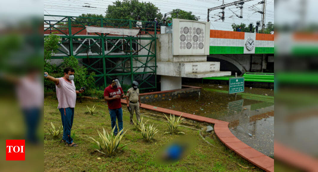 Delhi govt to give Rs 10 lakh to family of man who died under ...