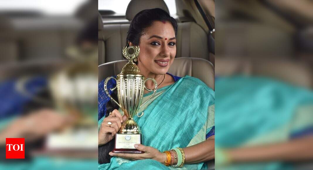 When someone on the set made Rupali Ganguly’s day - Times of India