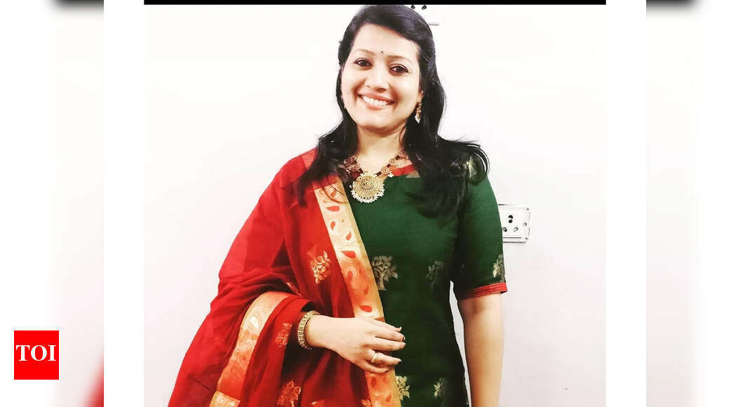 Singer Sangeeta Srikanth sings ‘Jamuna Kinare’ | Malayalam Movie News ...