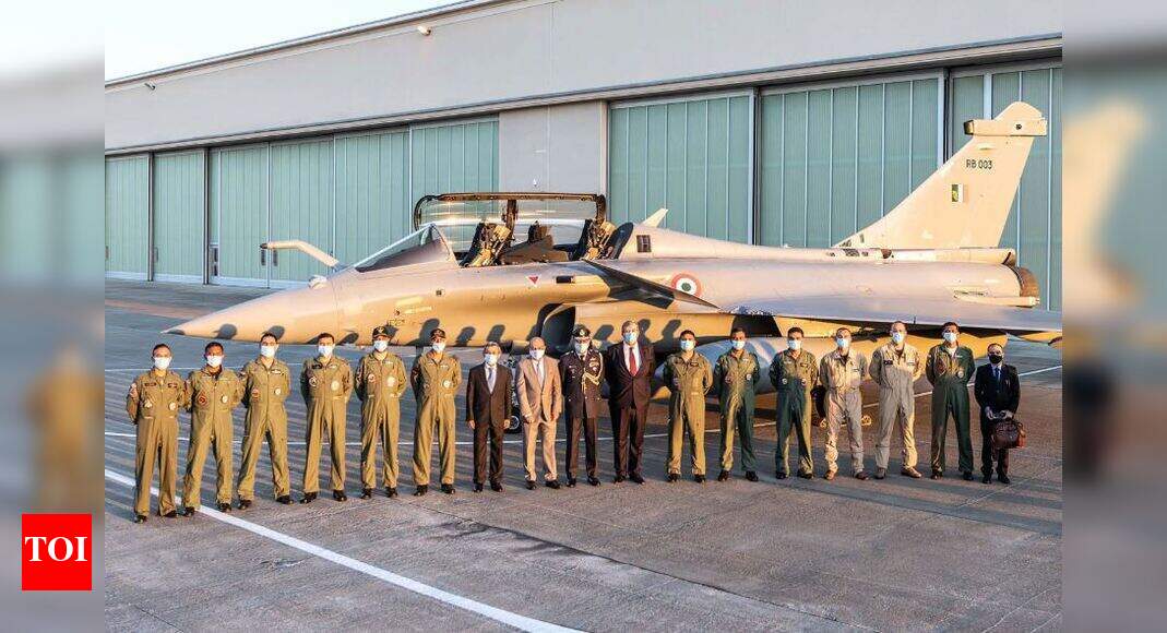 Rafale jets India: First batch of 5 Rafales reaches Al Dhafra airbase ...