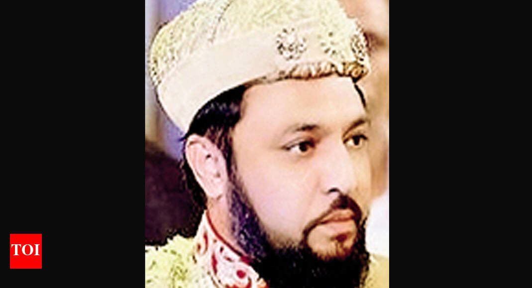 Mughal descendant Prince Tucy offers gold brick for construction of Ram ...