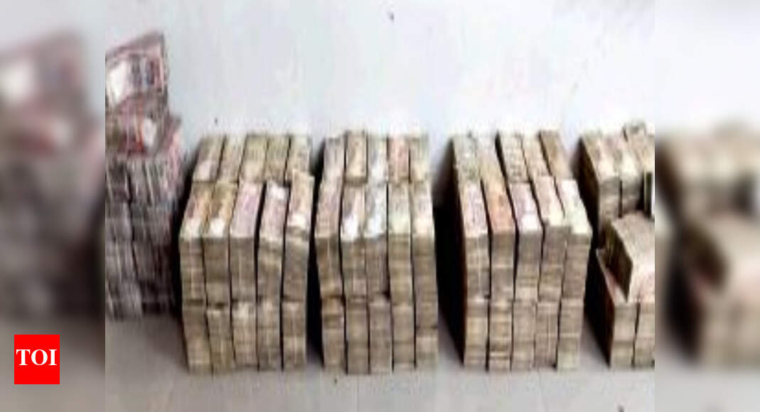 Rs 4 crore in demonetized notes seized in Godhra | Ahmedabad News ...