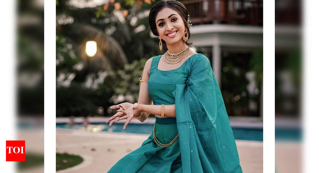 Uthara Unni dances to Harish Sivaramakrishnan’s version of ‘Raathingal ...