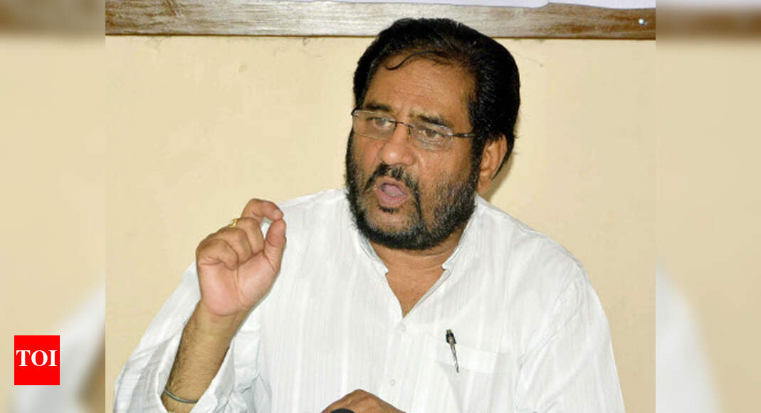 UP: CPI leader Atul Kumar Anjaan tests Covid-19 positive | Lucknow News ...