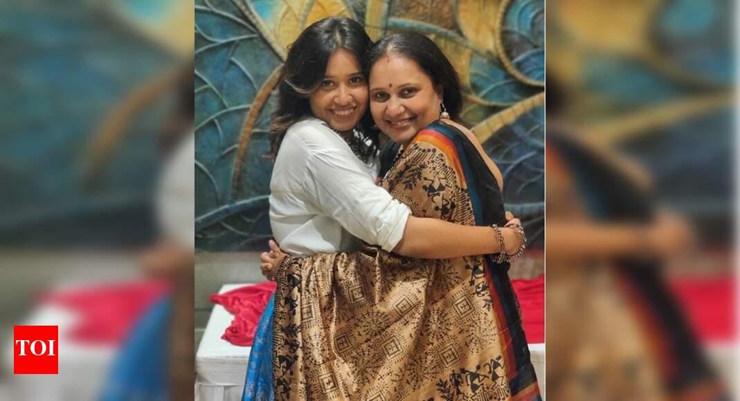 Priya Berde turns 50; daughter Swanandi pens a heartfelt note | Marathi ...